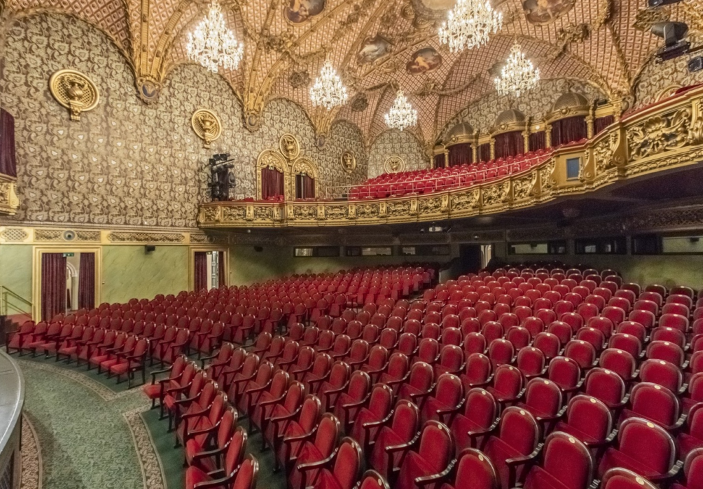 Russian Theater: A Theatrical Journey in Luxury - Decolux